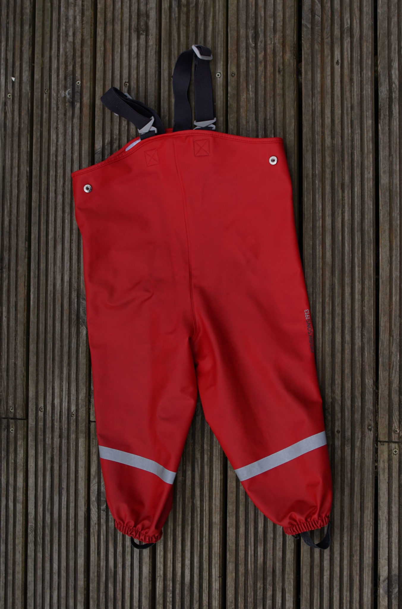 Review: Kids’ Waterproof Trousers and Dungarees – Water and Wild